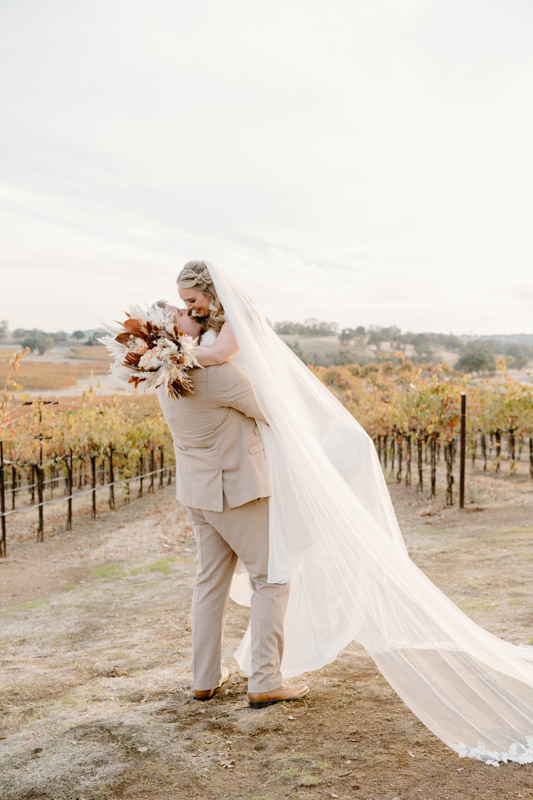 Autumnal Winery Wedding in Northern California - An Exciting Day